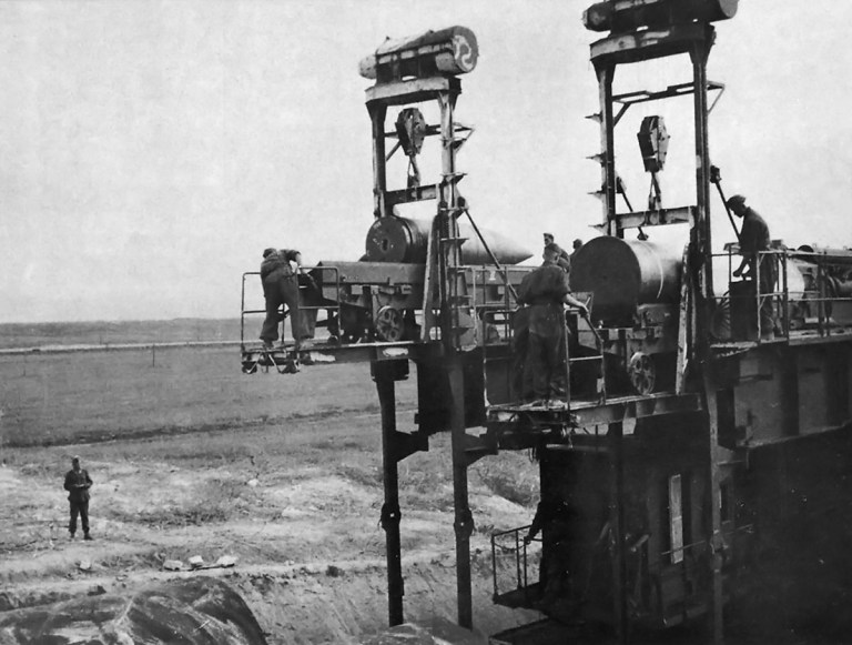 Krupp 80 cm Kanone Schwerer Gustav (Dora) Railway Gun | Old Machine Press